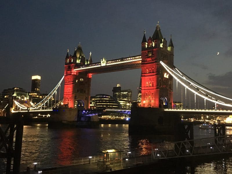 Tower-Bridge-red - Armadillo Lighting